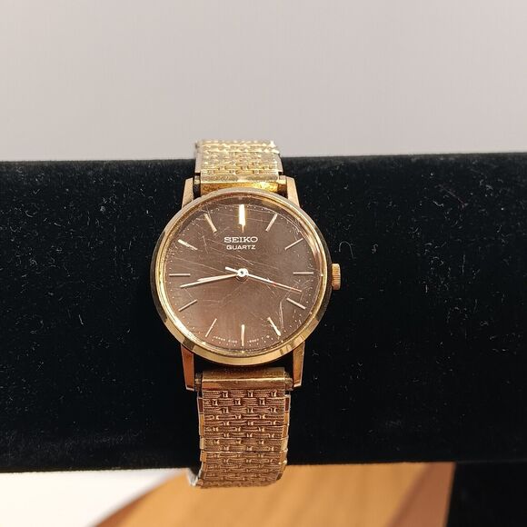 Seiko | Accessories | Seiko Womans Watch Gold Tone Original Stretch Band Vintage Retro | Poshmark